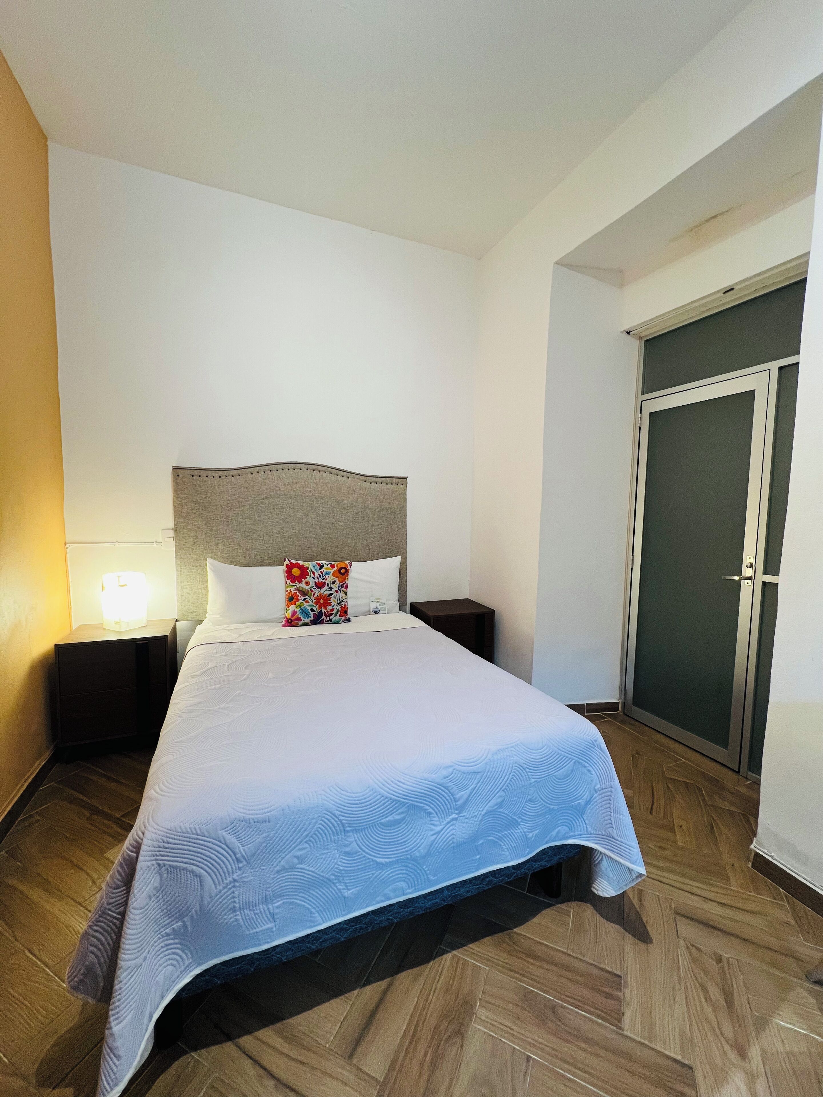 Quarto clássico | Ferros/tábuas de passar roupa, Wi-Fi de cortesia