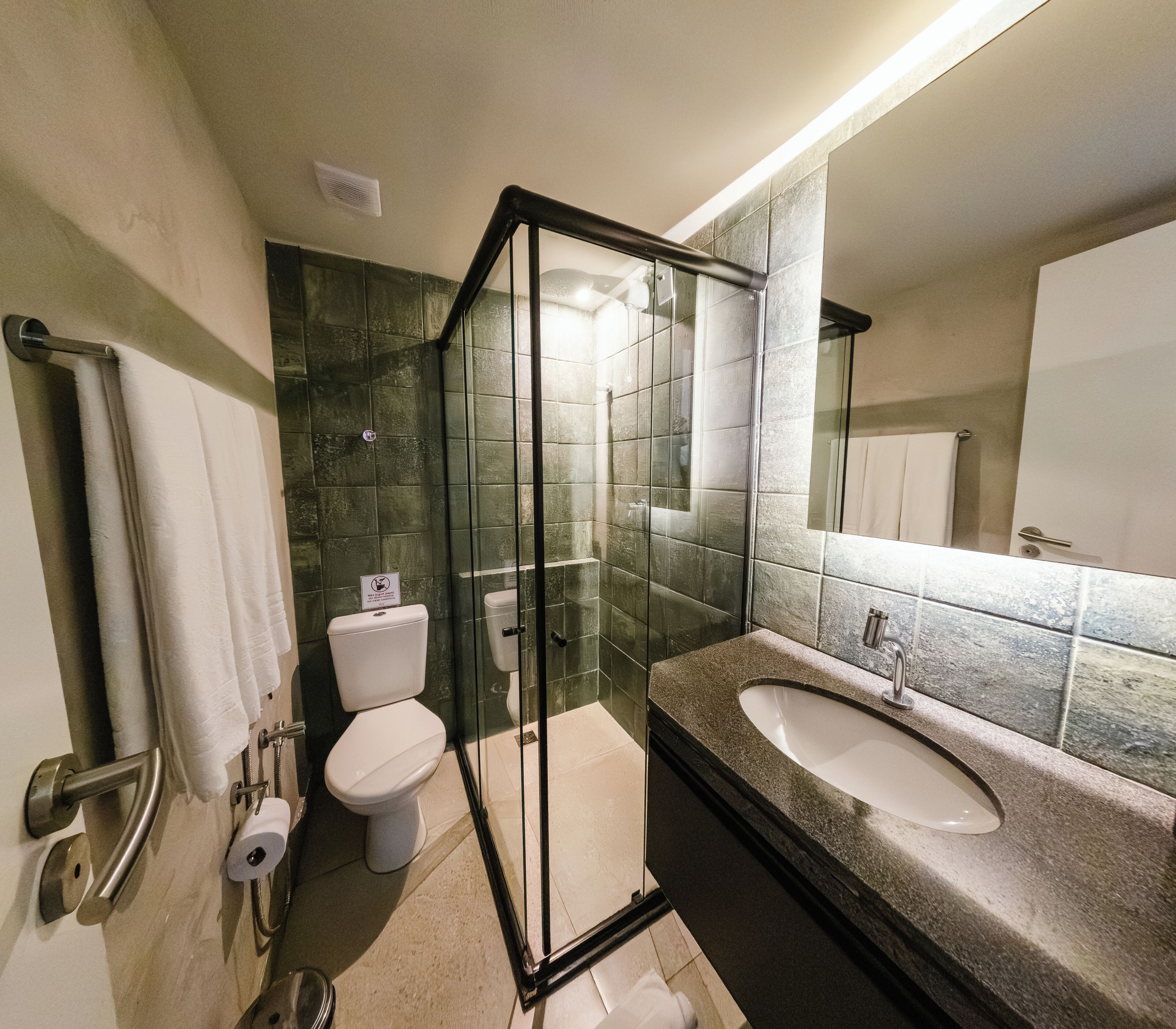 Quarto casal tradicional, 1 quarto | Banheiro | Chuveiro, toalhas de banho