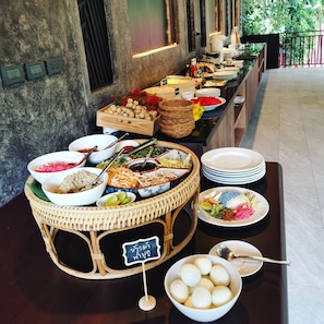 Buffet de pequeno-almoço