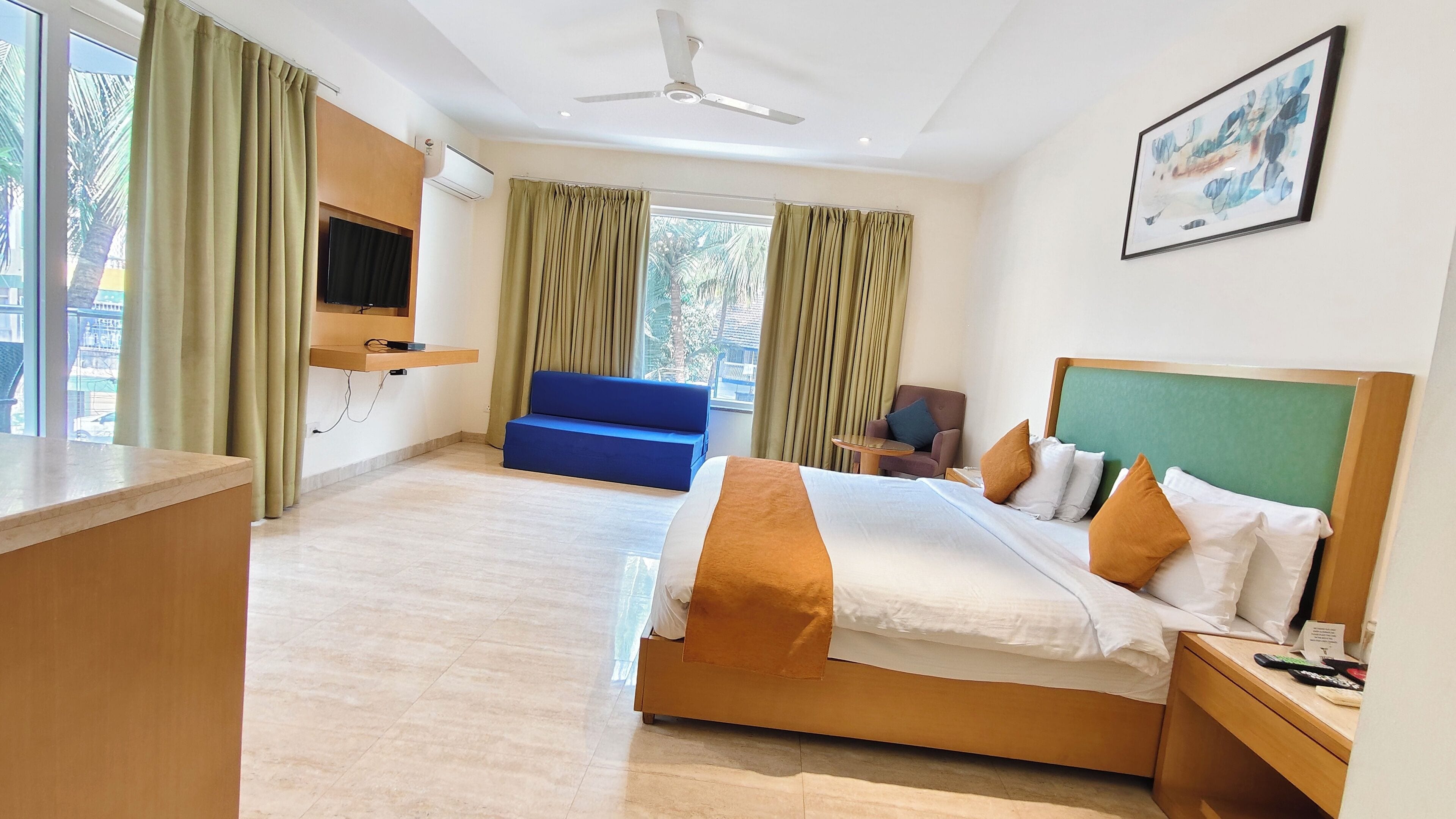 Quarto casal superior | Roupas de cama premium, frigobar, cofres nos quartos, escrivaninha