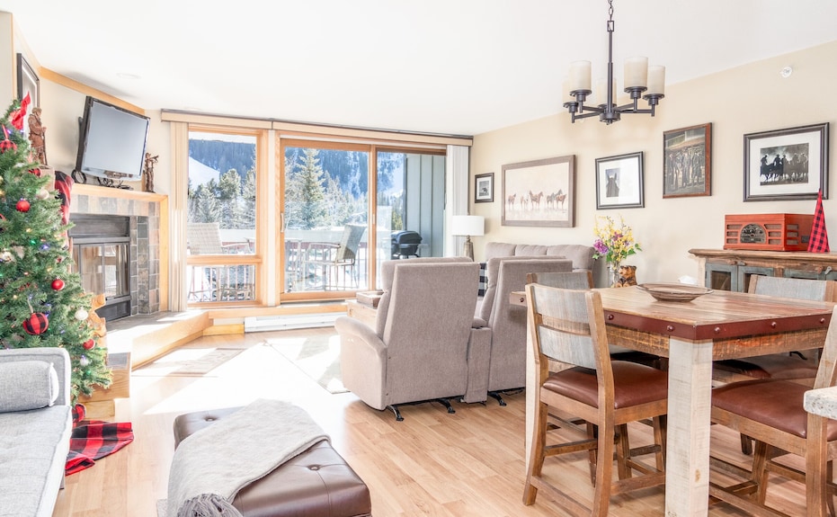 Great Romantic Gateway. Pool. Hot Tub. Lift. - Colorado