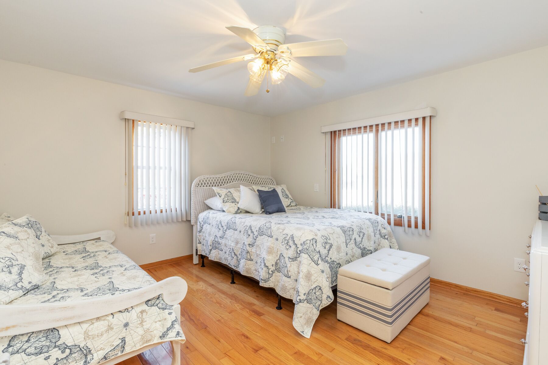 Montauk Harbour Beach House - 1st Floor       An Ideal Montauk Location - Montauk, NY