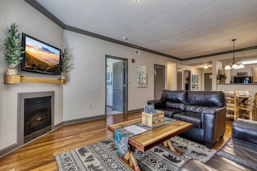 Luxurious 2bed 2bath Condo Mountain Views Virtual Check-in - Pigeon Forge, TN