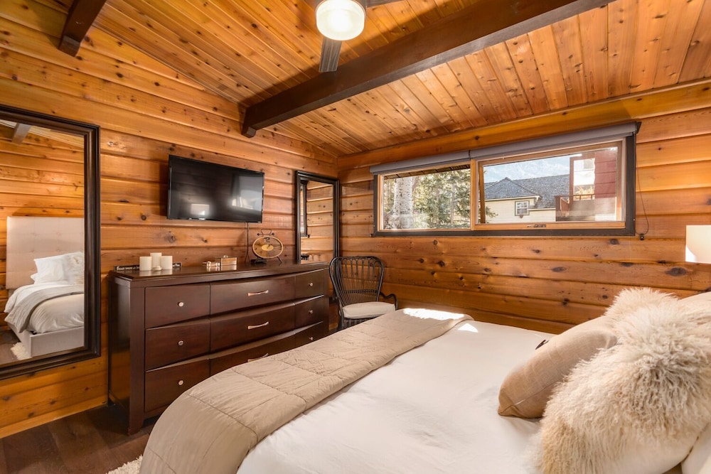 Rustic Chic Banff Mountain Home - Sunshine Village, Canada