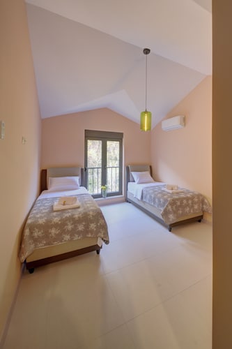 Fabulous Penthouse With Breathtaking Bay View - Montenegro