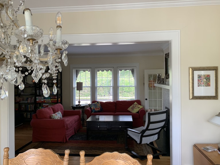 Village Of East Davenport Retreat - 達文波特