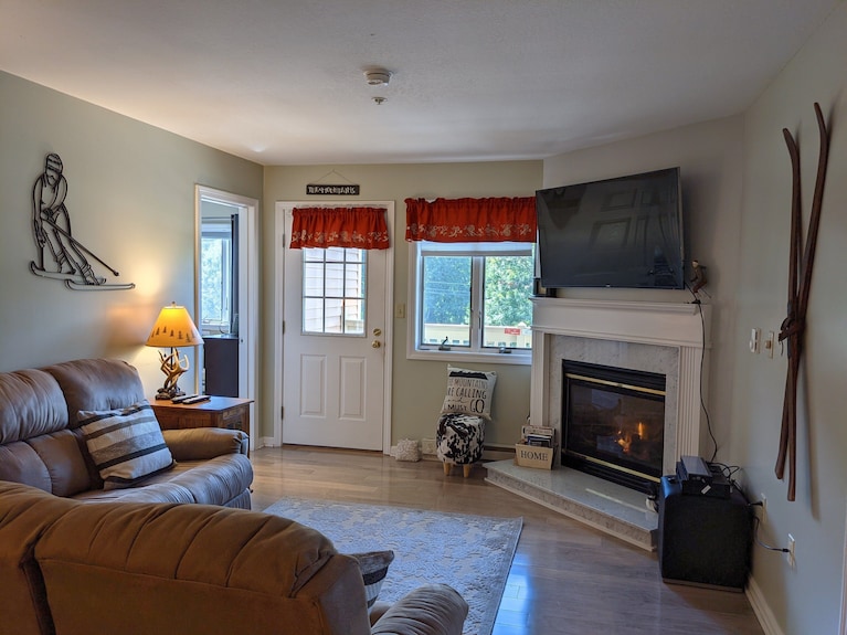 Lovely Condo W/ Mtn View- 3 Mins To Loon! Pools, Hot Tubs, Game Room! - ニュー・ハンプシャー州