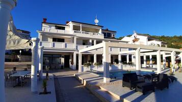 Quarto, 1 quarto, fumadores, pátio | Piscina | Piscina exterior