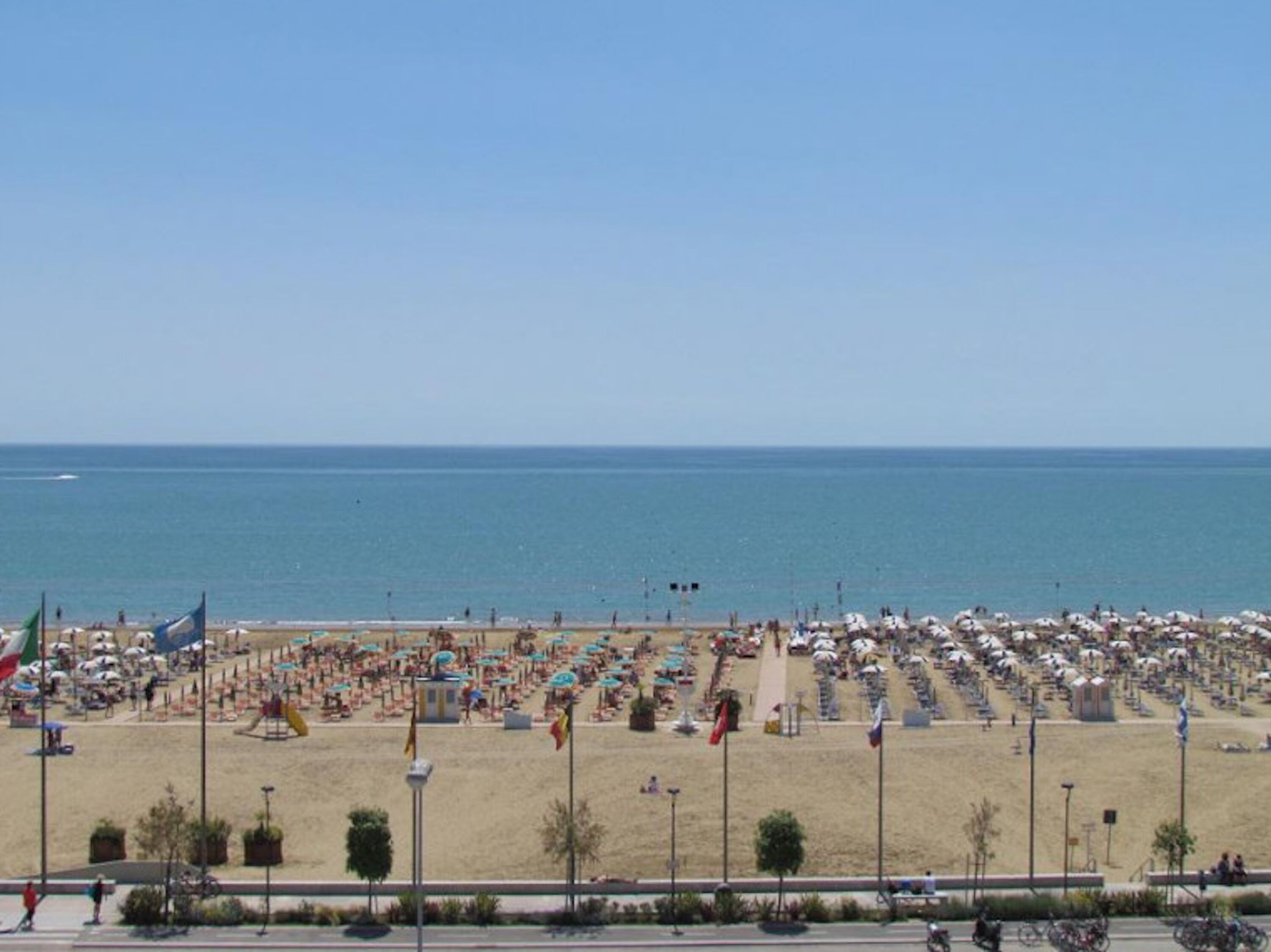 Apartamento, 1 quarto, varanda, vista para o jardim | Praia