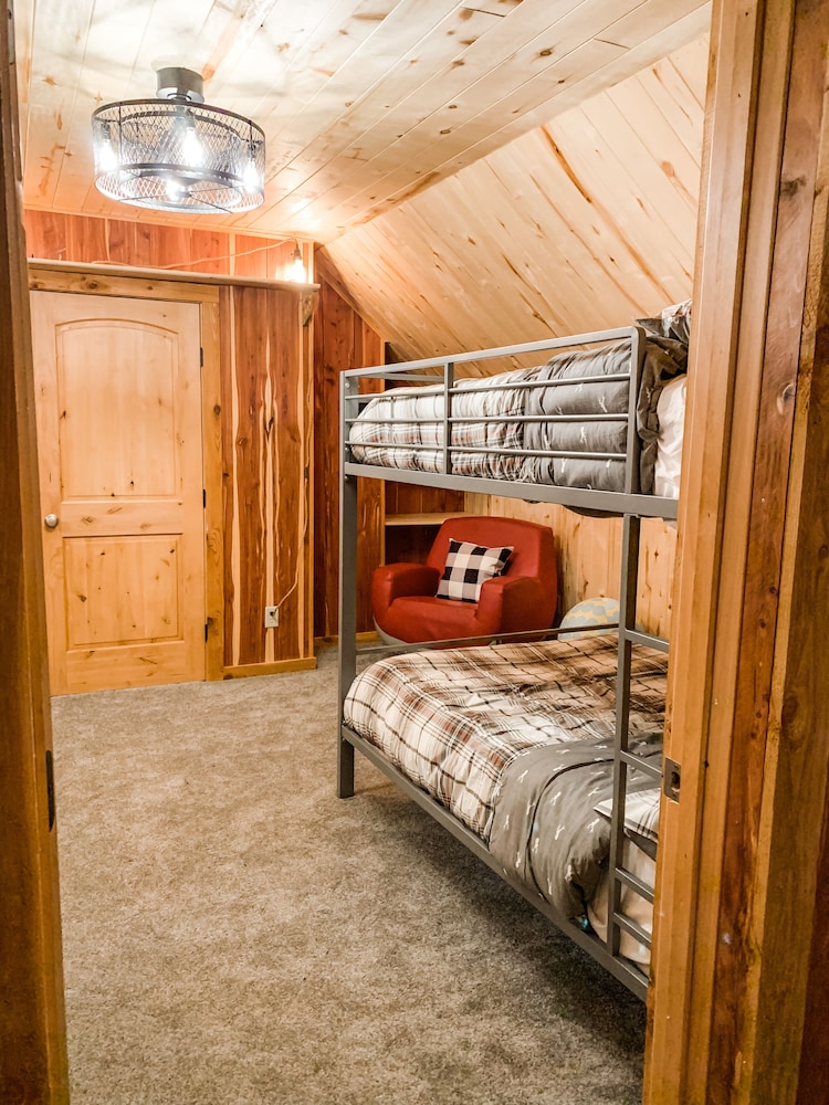 Colorado River Cabin ~ San Saba/bend~ Pool & Sauna Near Colorado Bend State Park - Colorado Bend State Park, Bend