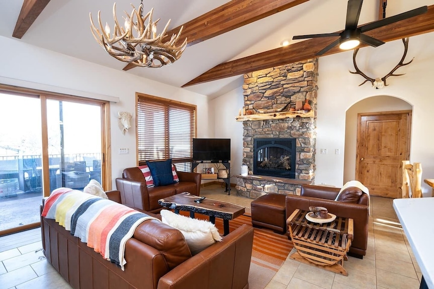 Buffalo House - Ultimate Spa Mountain Getaway - 布埃納文圖拉