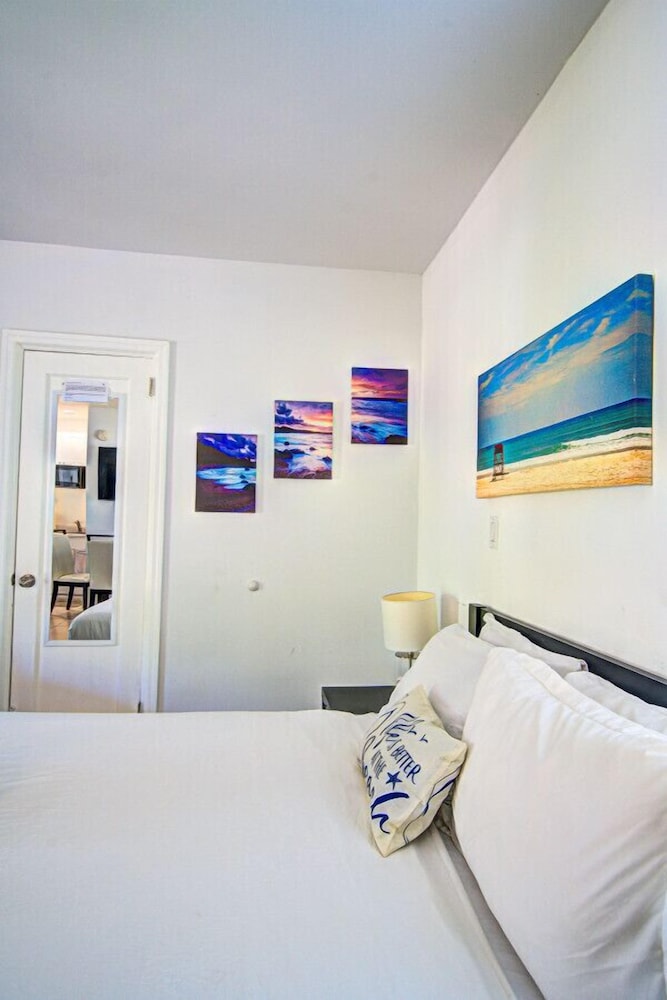 Large Studio 309 Little Paris 1 Blk From Beach - Fort Lauderdale, FL
