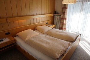 Quarto Duplo | Wi-fi grátis, roupa de cama fornecida 