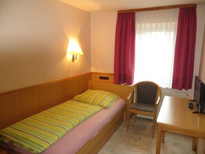 Quarto solteiro | Wi-Fi de cortesia