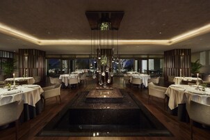 2 restaurantes, jantares servidos 