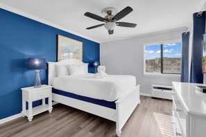 Condo conforto, 2 quartos, sacada, vista para o oceano | 2 quartos, individualmente decorados, individualmente mobiliados