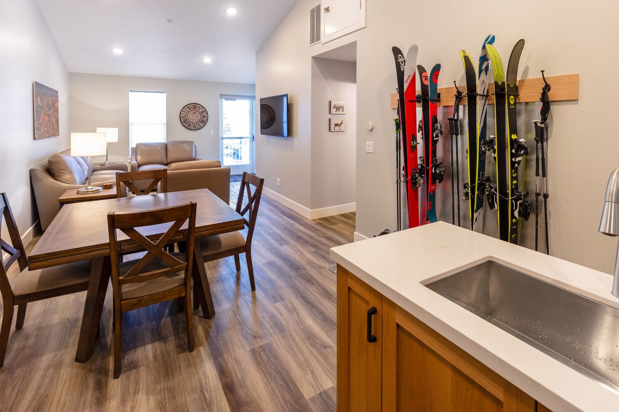 Cozy, New, Sleeps 6!  Best Location Close To Canyons! - Cottonwood Heights, UT