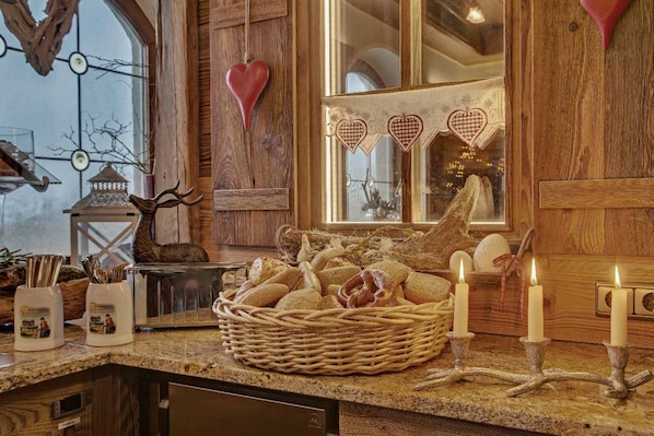 Café da manhã com buffet grátis todos os dias