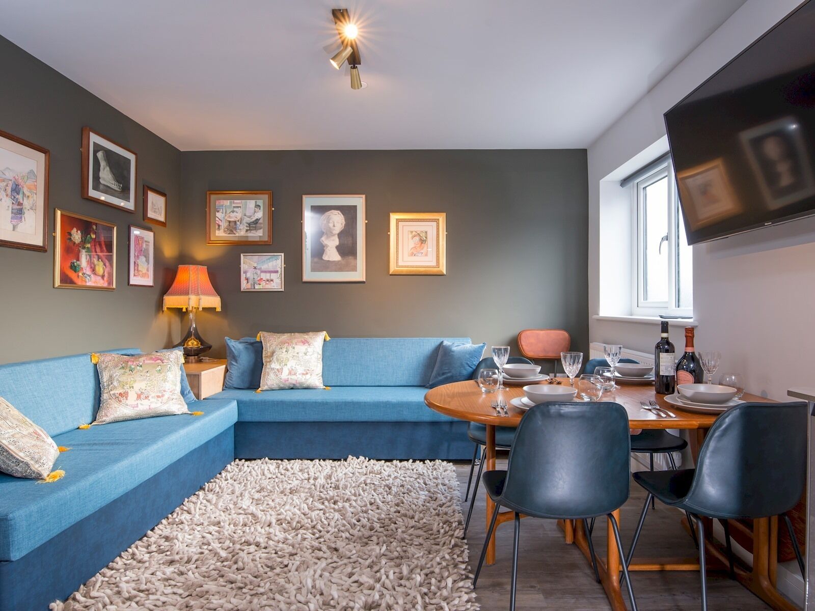 Stylish & Elegant 2bed Apartment In The City - Pass The Keys - Cardiff