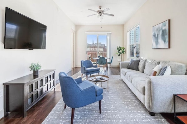 79c 217 · Vibrant Downtown Loft - 蒙哥馬利郡