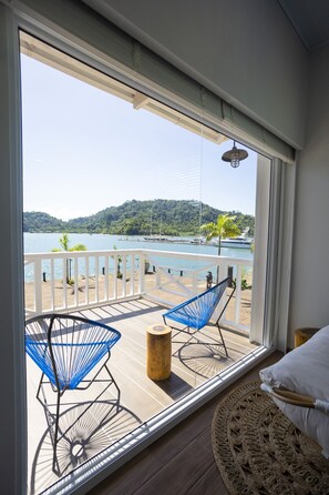 Quarto Quádruplo | Roupa de alta qualidade, cofre com capacidade para portátil 