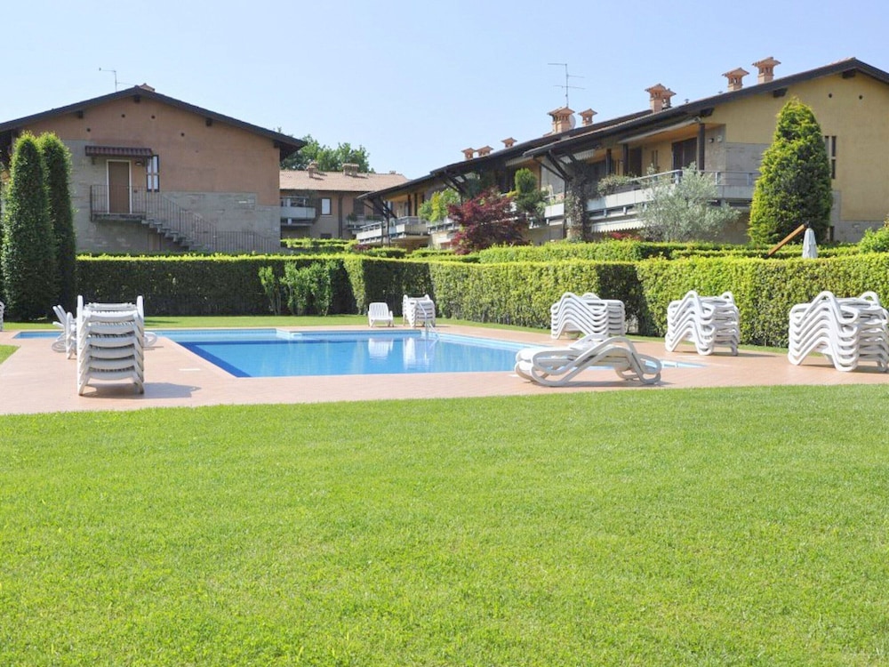 Vibrant Holiday Home In Lazise With Swimming Pool Near 2 Lakes - Lazise