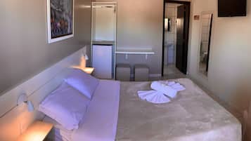Quarto casal standard | Frigobar, Wi-Fi de cortesia