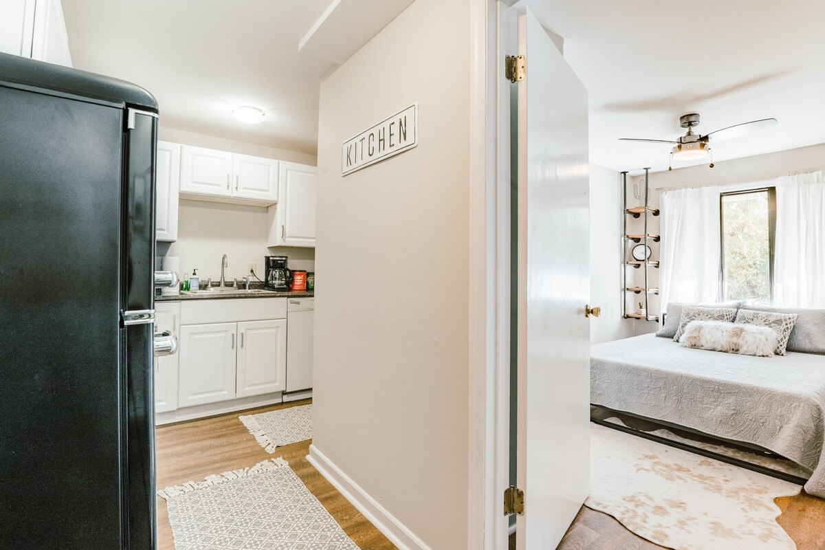 Tryon's Treasure ~ Walk to D-twn Tryon ~ Disney+ Reviews | Expedia