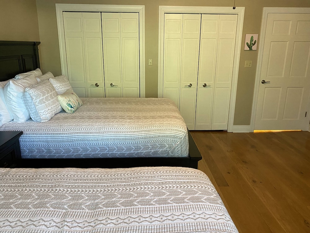 5-star Spacious & Private Downtown Natchez Home! - Natchez, MS