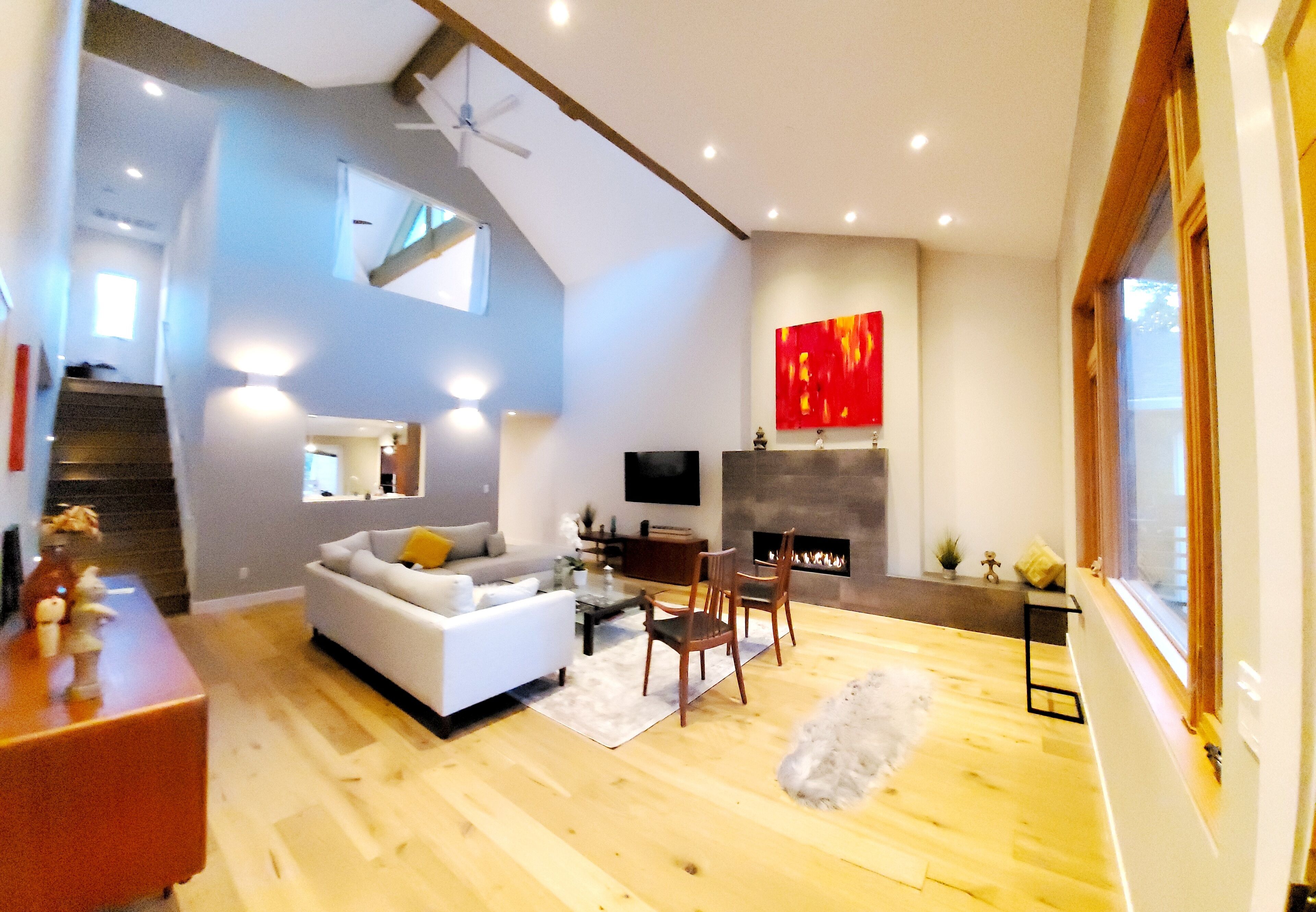 Stunning New Home On Creek, With Spa Pool, 5min Walk To Wineries & Restaurants - Petaluma, CA