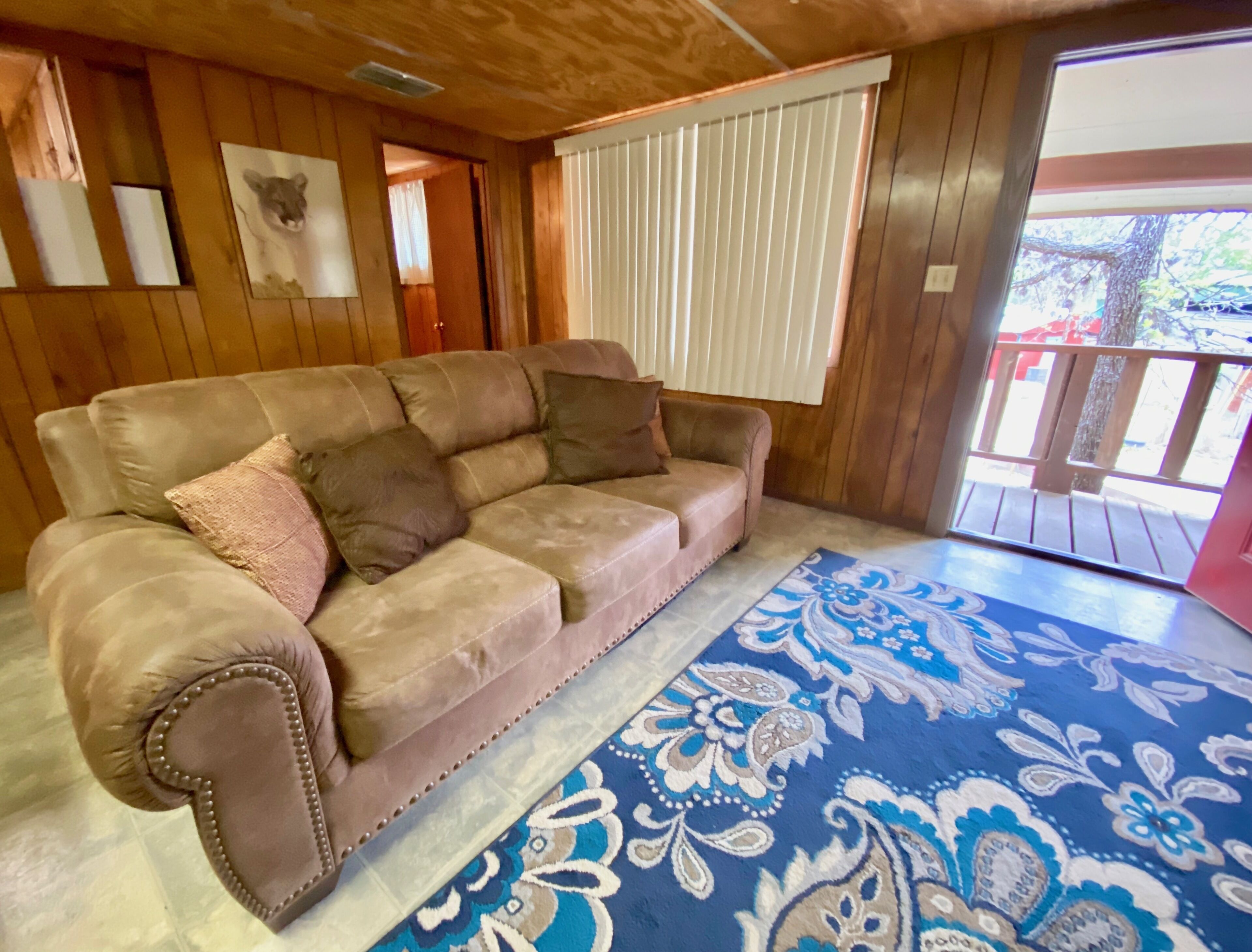 Walk 2 River & Entertainment & Hippie Chicks, River Road, Heart Of Concan! - Concan, TX