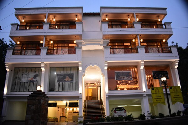 Aaroham The Watergate Hotel - Bhimtal