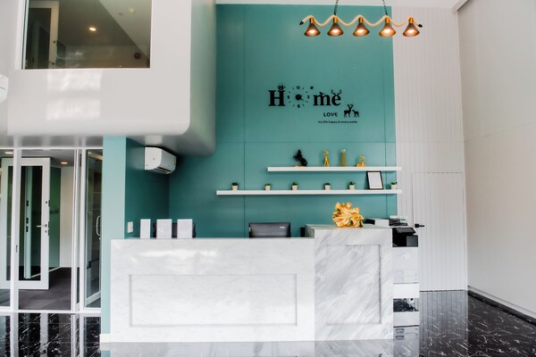 The Rizin Hotel Phratumnak - Pattaya