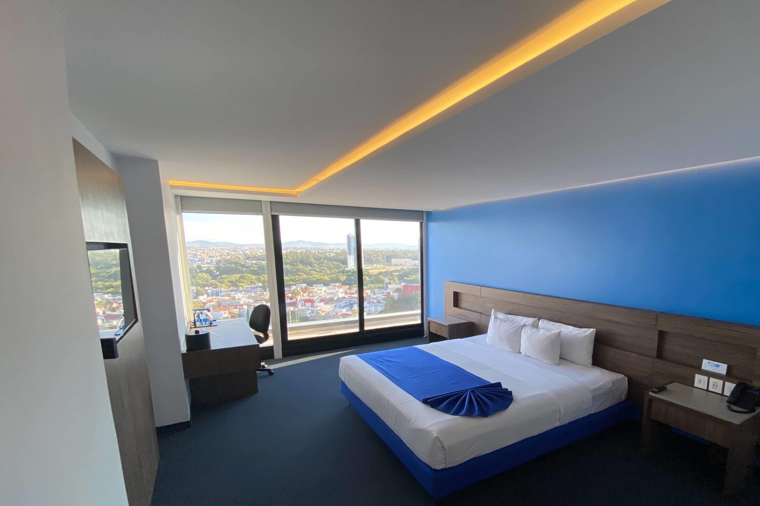 Quarto, 1 cama king-size, não fumadores | Com decoração personalizada, secretária 