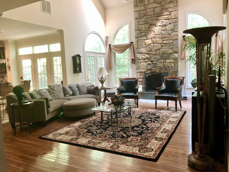 Gorgeous, Wooded 3 Acre Estate -5 Bed/4 Bath-leesburg/brambleton/aldie Area - Middleburg, VA