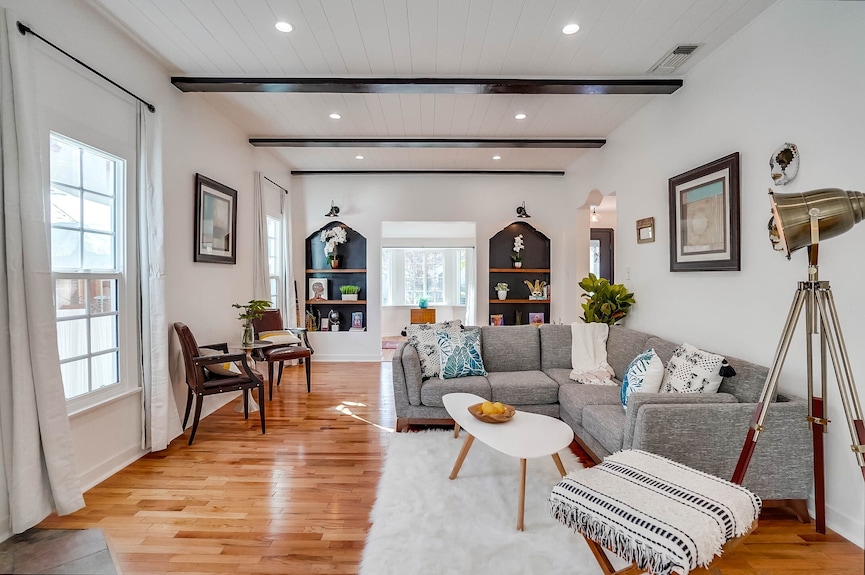 Stylish Modern Home Bordering Beverly Hills & Culver City With Private Garden! - West Hollywood, CA