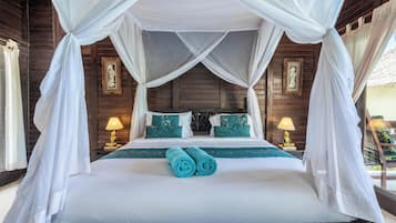 Quarto Duplo Deluxe, varanda, vista para o oceano | 1 quarto, minibar, com decoração personalizada