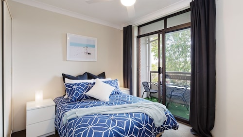 The Commodore 22 9 Donald Street - Nelson Bay