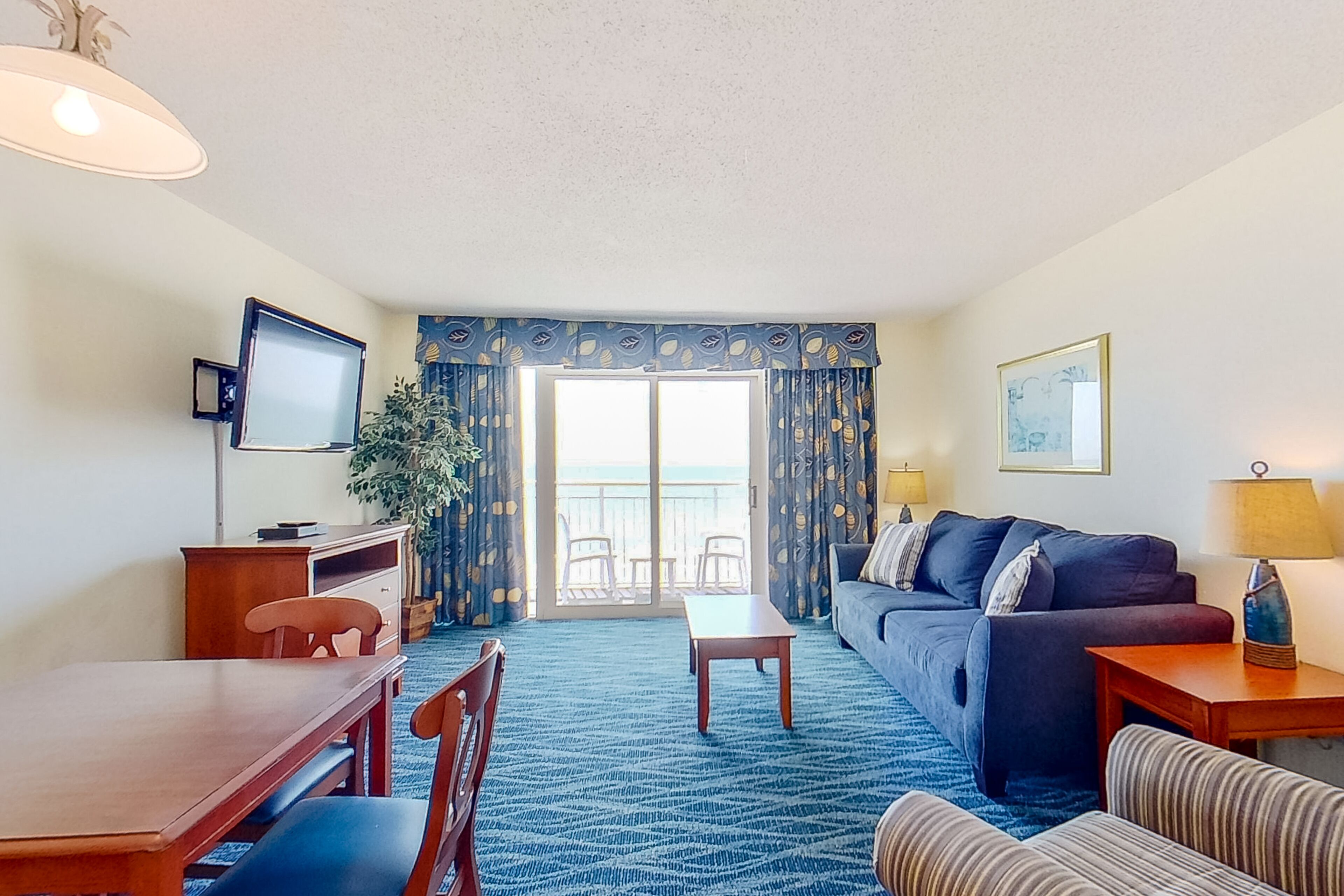 6th Floor Oceanfront Condo W/ Shared Pool, Central Ac, Shared Hot Tub, Balcony - South Carolina