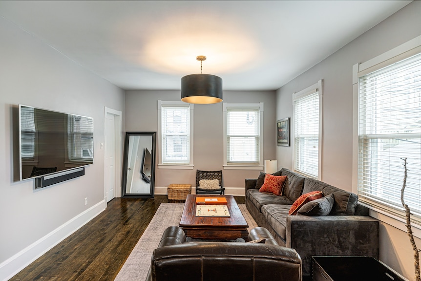 Private Historic Coach House Wicker Park - Bowmanville - Chicago