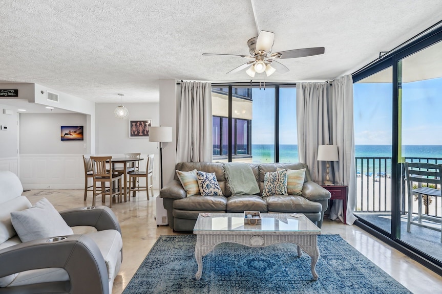 Stunning Beachfront Condo! Breathtaking Views With Modern Comfort - Panama City Beach, FL