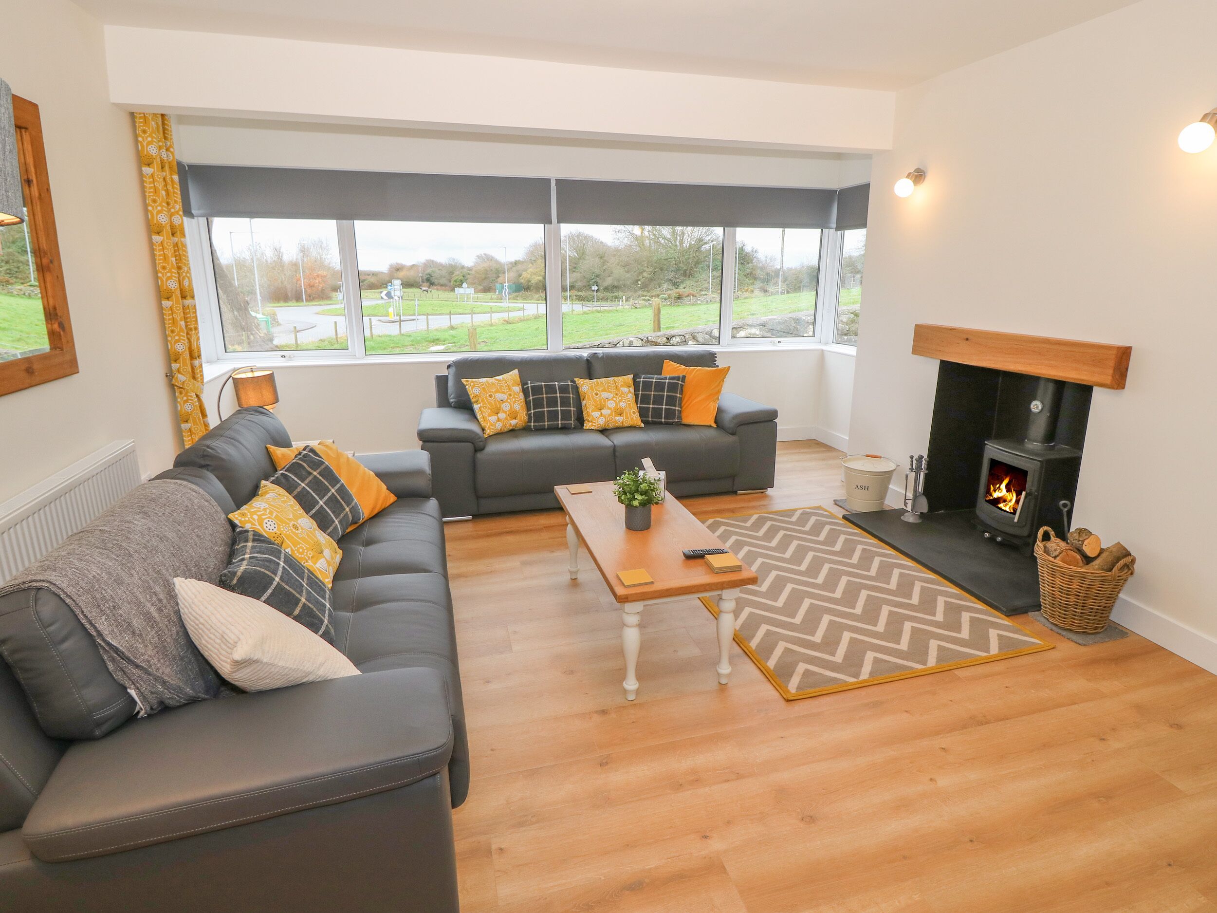 Berth, Family Friendly, Character Holiday Cottage In Criccieth - Llŷn Peninsula