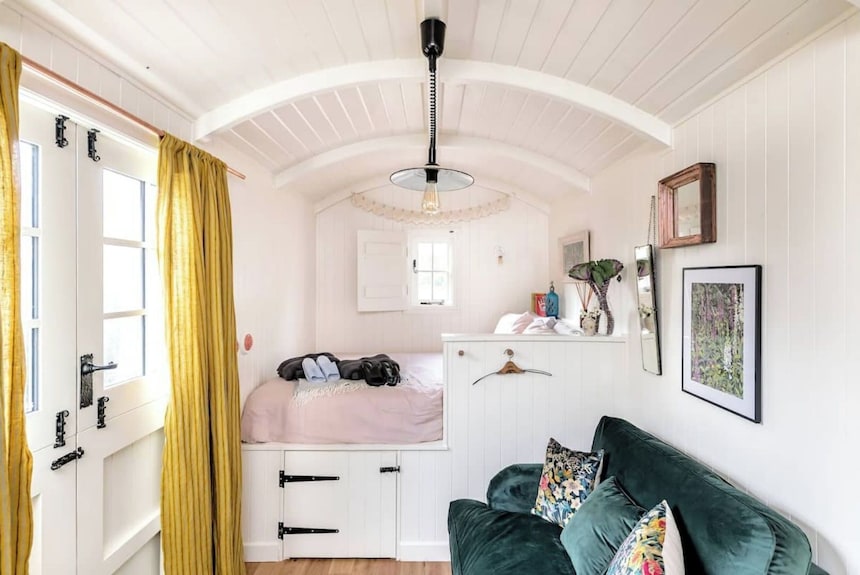 Shepherd's Hut With Wood Fired Hot Tub Near Bath - Cotswolds