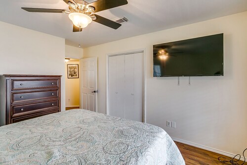 Lakefront W/dock, Pool, Hot Tub & Outdoor Kitchen - Granbury, TX