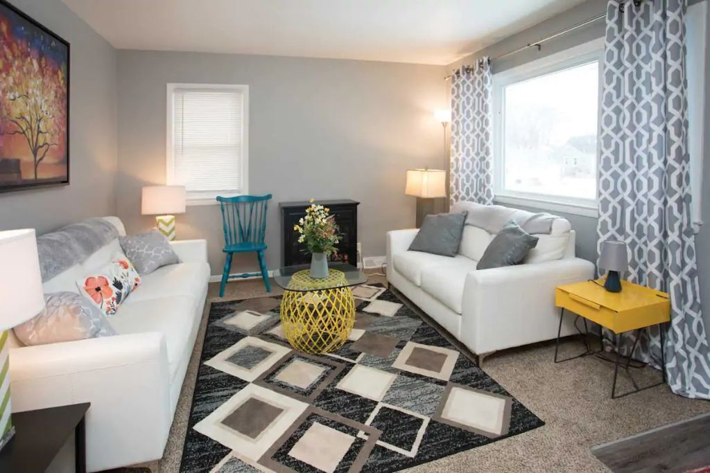 Chic, Spacious Home In Historic Benson - Omaha, NE