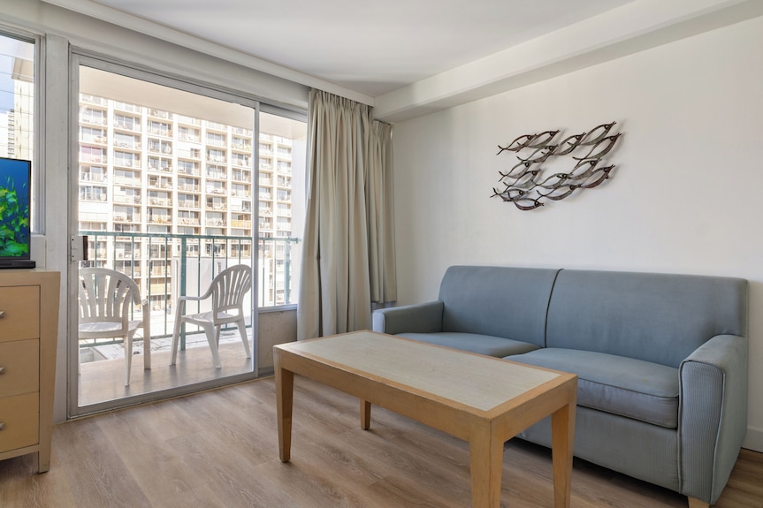 Aqua Aloha Surf Waikiki 1204 Deluxe Studio With Lanai And Partial City Views - Honolulu, HI