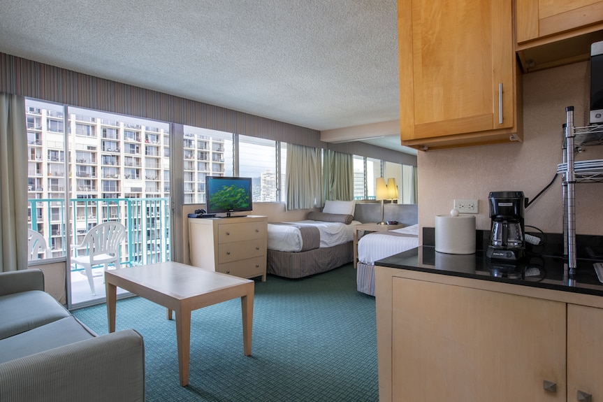 Aqua Aloha Surf Waikiki 1505 Deluxe Studio With Lanai And Partial City Views - Kailua, HI