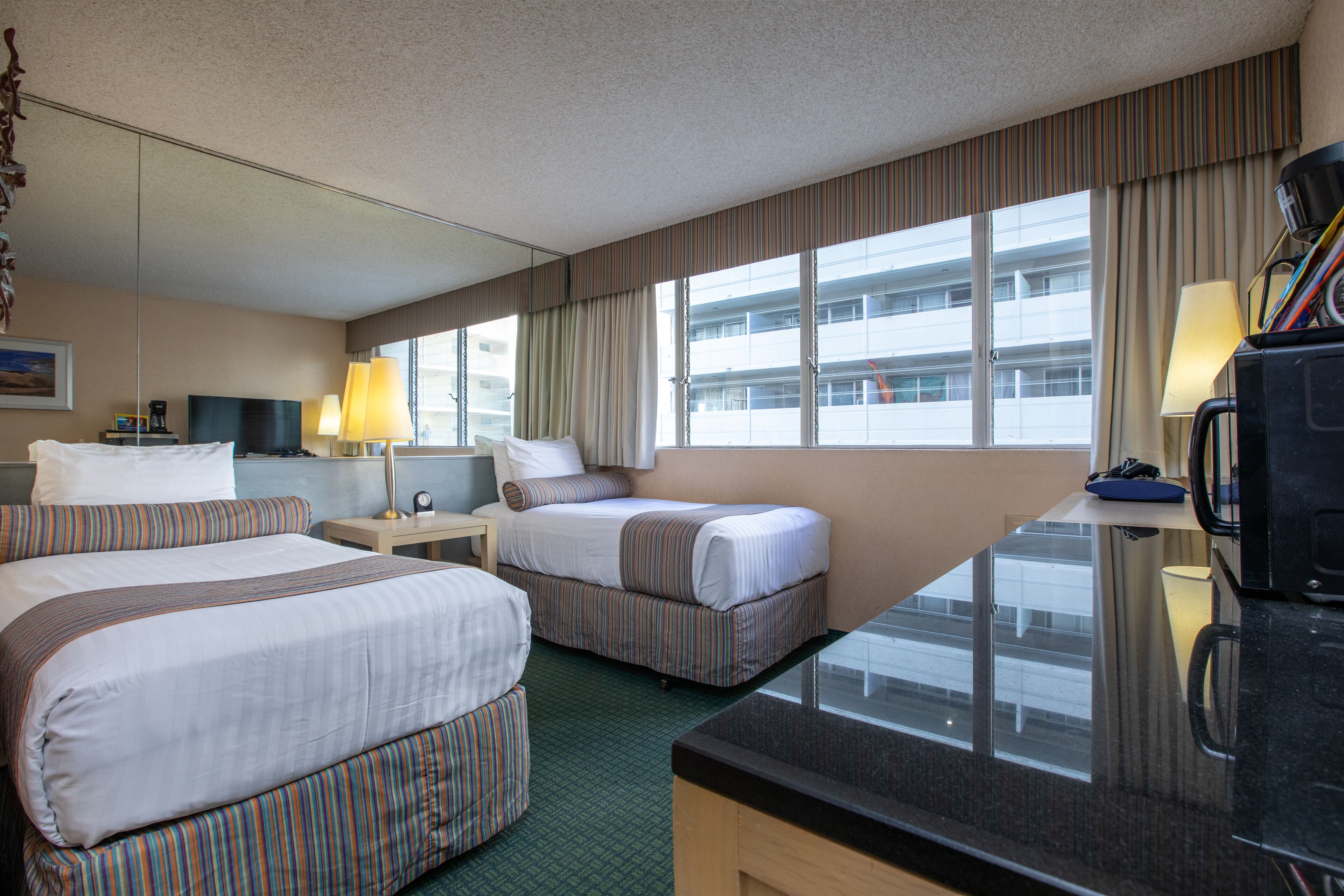 Aqua Aloha Surf Waikiki 211 Moderate Studio With Partial City Views, Sleeps 2 - Kailua, HI