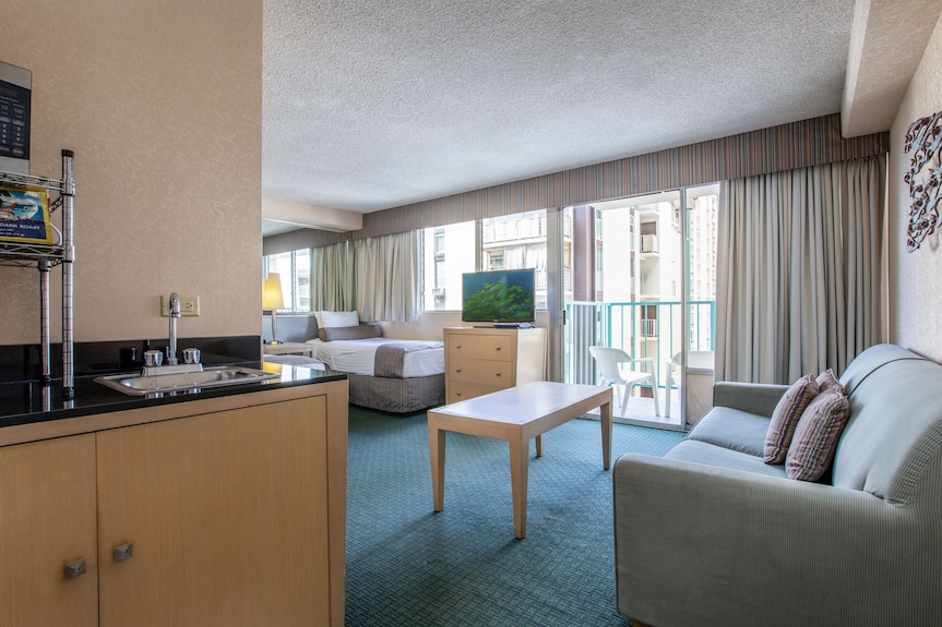 Aqua Aloha Surf Waikiki 804 Deluxe Studio With Lanai And Partial City Views - Kailua, HI