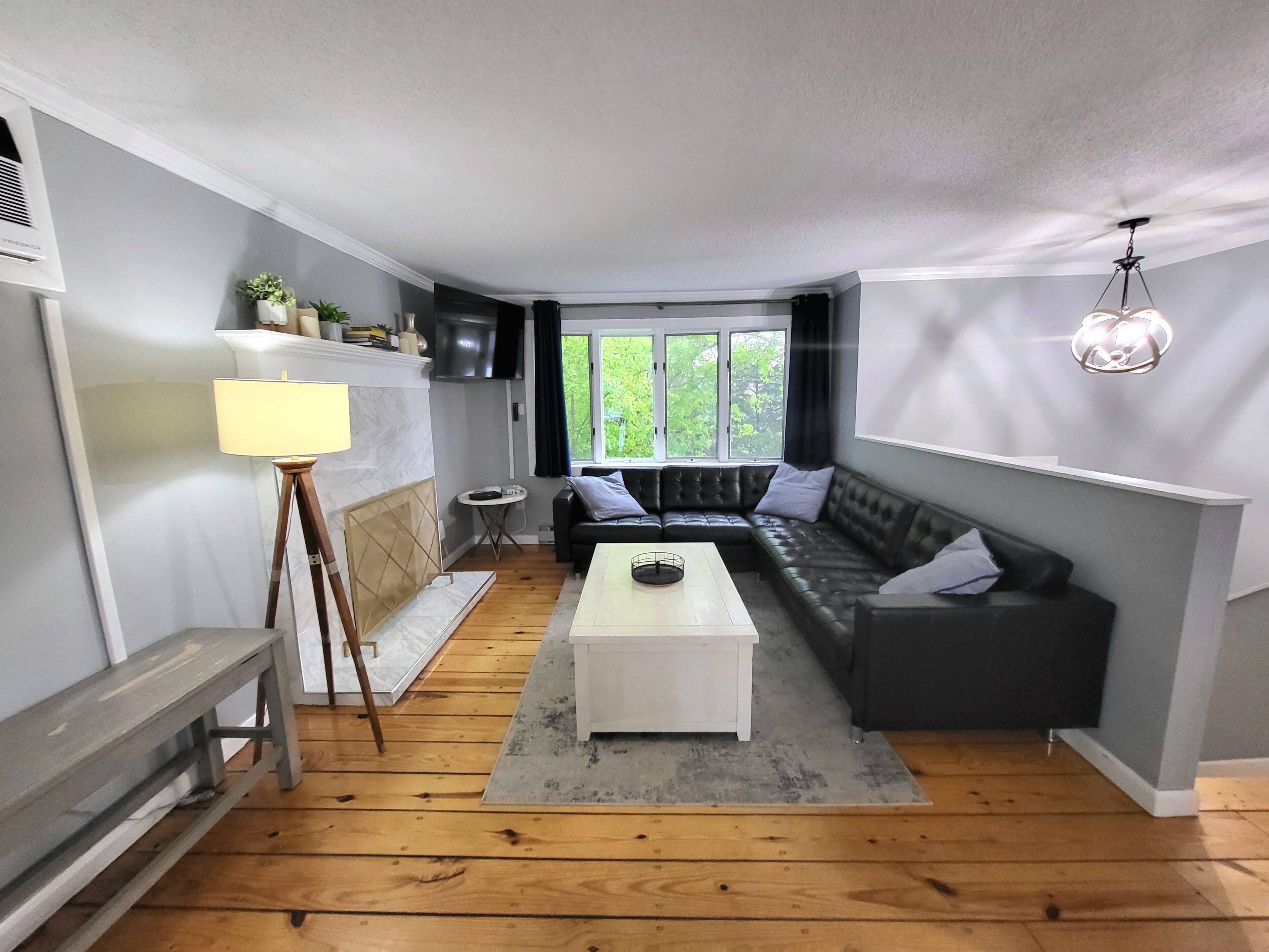 Mini Palace @ Mystic Seaport & Aquarium: 5 Queen Beds 1 Bunk Bed - Stonington, CT